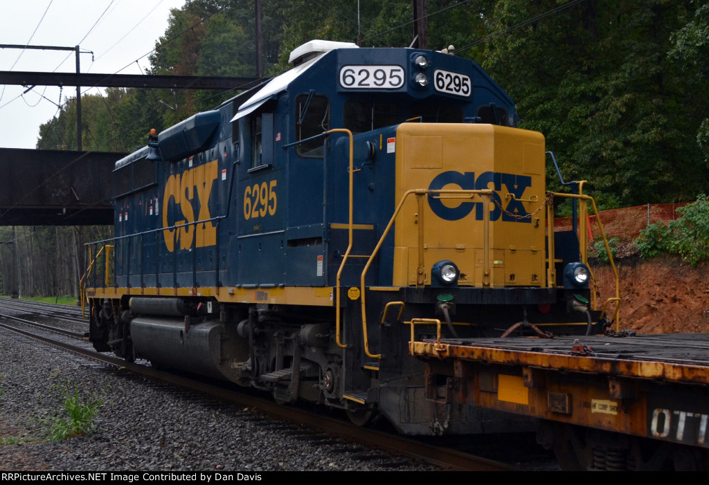 CSX GP40-2 6295 on C770-09